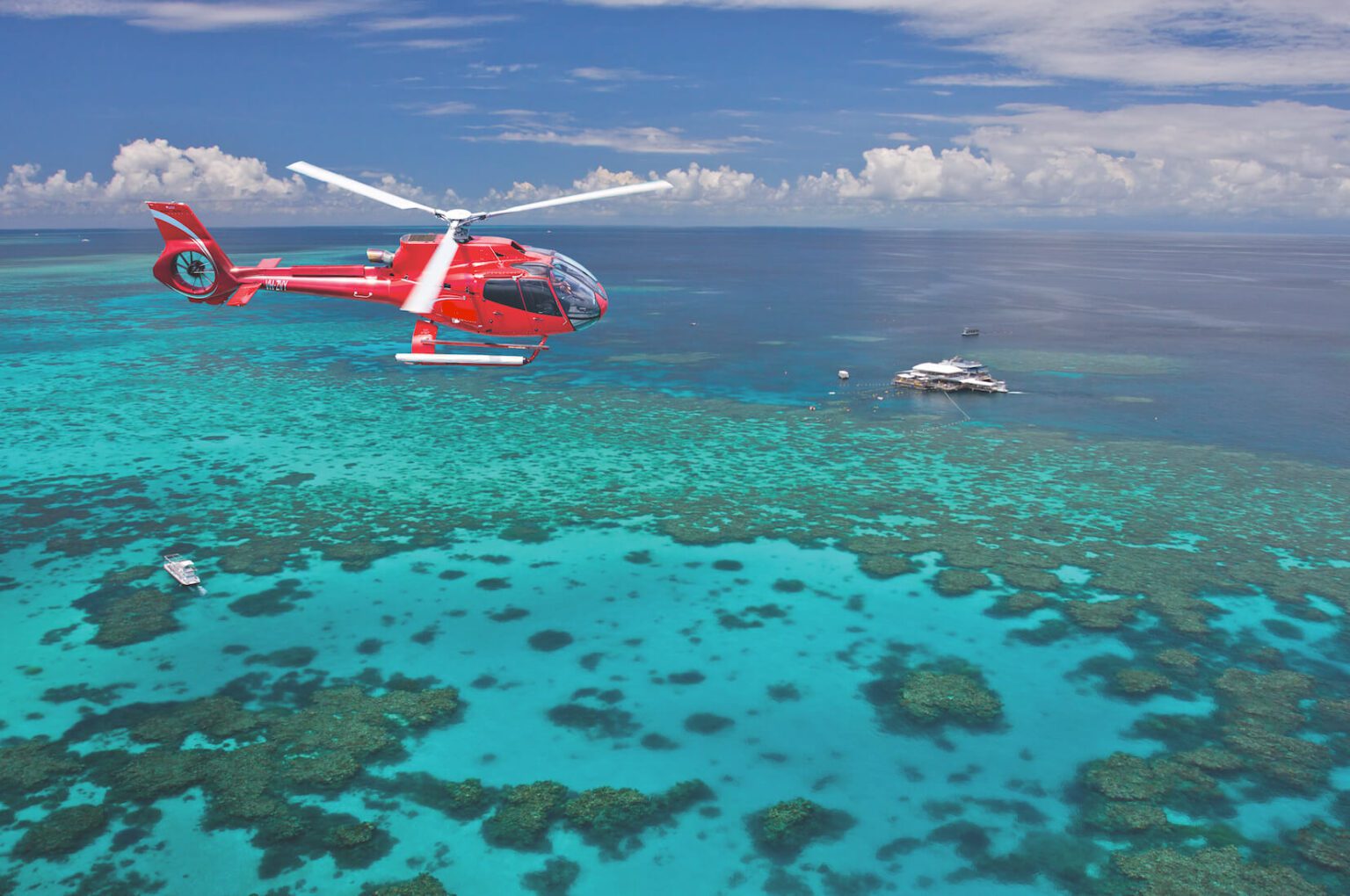 HELICOPTER TO PONTOON Outer Great Barrier Reef - AUSTRALIAN PRIVATE TOURS